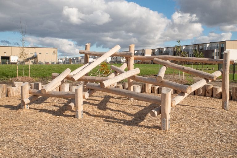 Log Climbing Frame No.2 – Duncan & Grove
